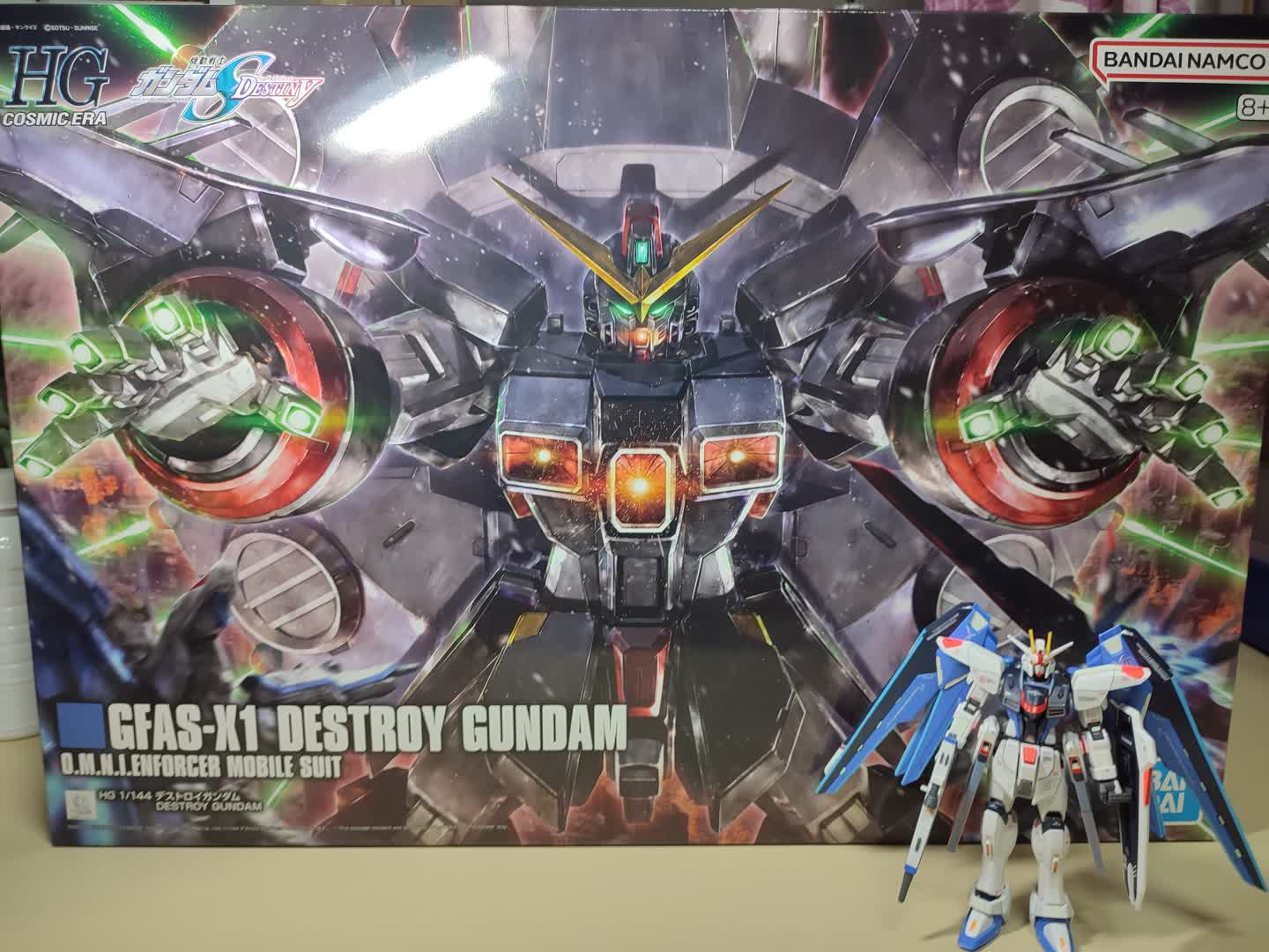 최근 몇달째 작업중인 hg디스트로이 건담 박스개봉샷! | 콜리(Colley)