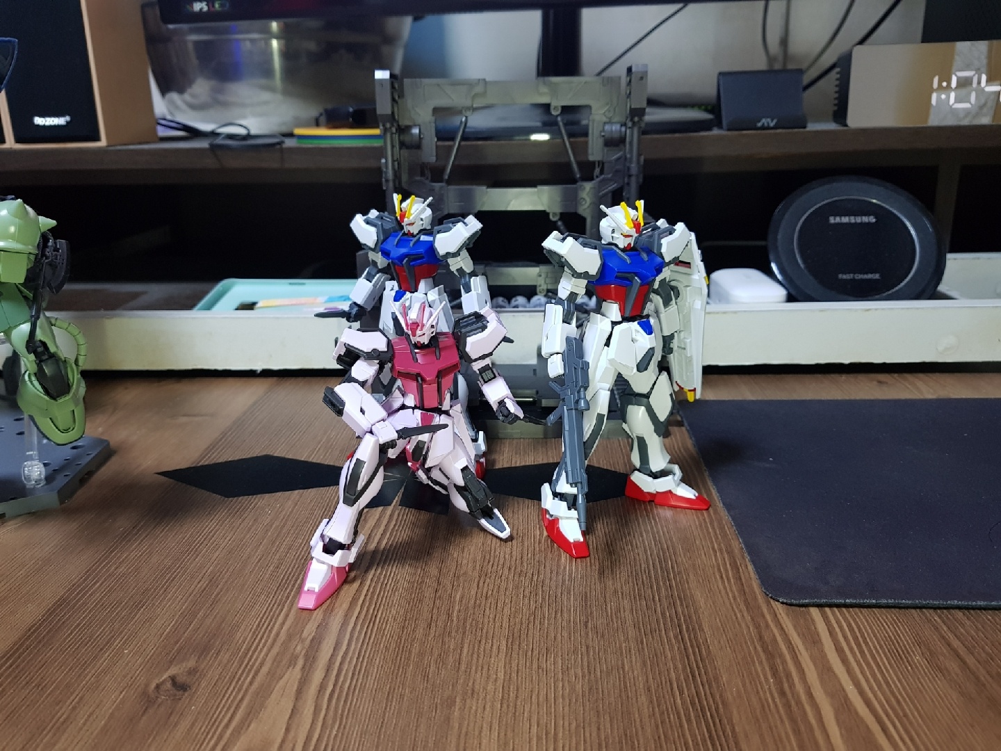 반다이 EG GAT-X105 스트라이크 건담 & MBF-02 스트라이크 루즈 | 콜리(Colley)