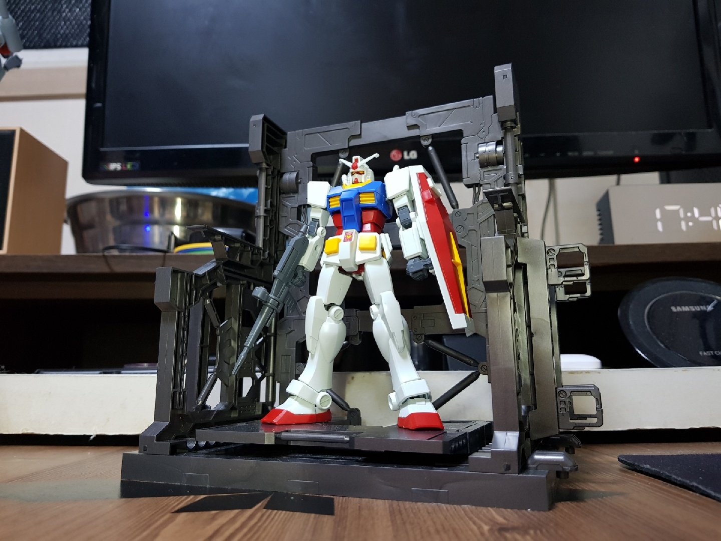 반다이 EG RX-78-2 건담 | 콜리(Colley)