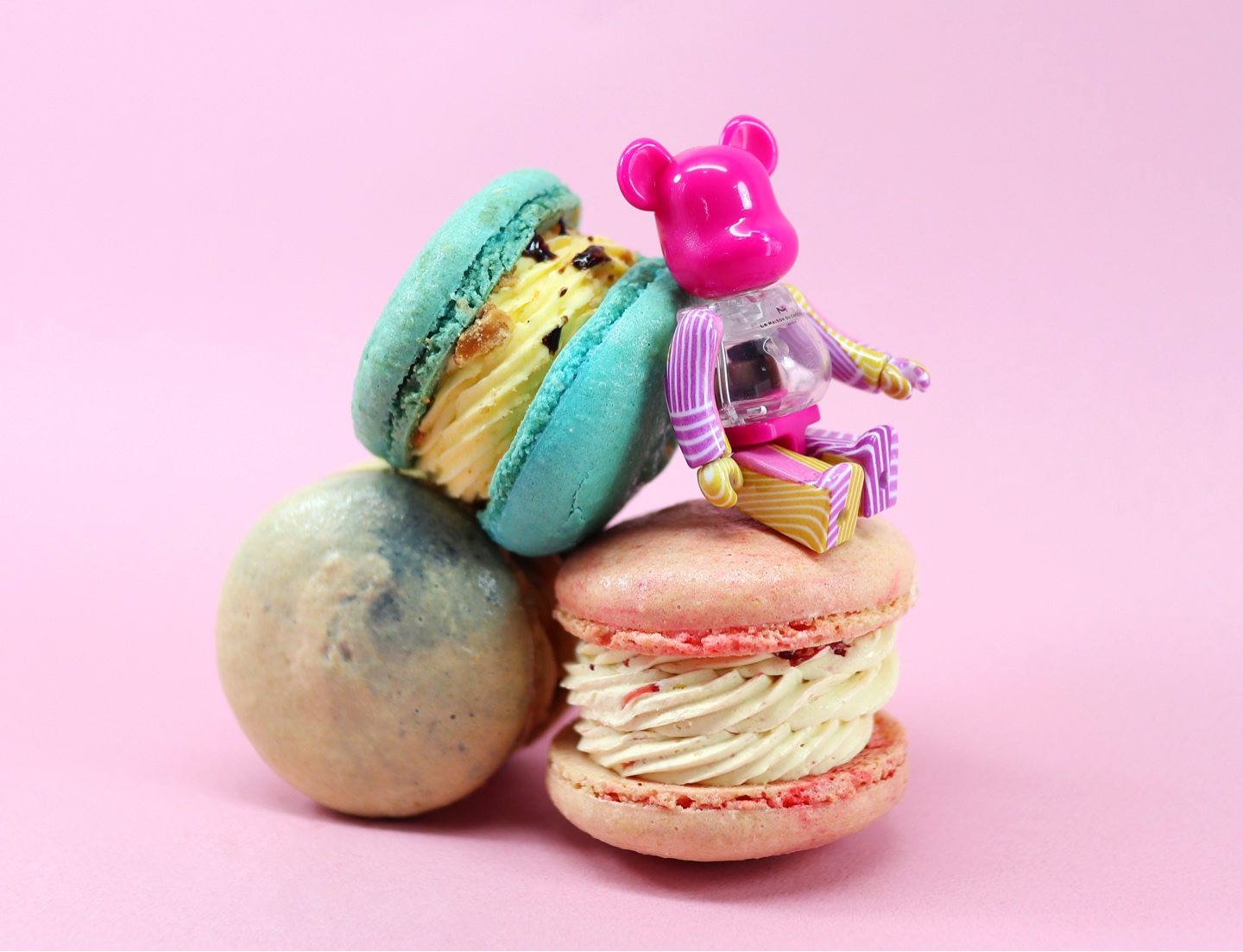 2019년도에 한정판으로 나왔던 'La Maison Du Chocolat Macau 100% BEARBRICK' 입니다. 색감도 좋고 컨셉도 좋아서 볼때마다 이쁘네요 ☺️ ...