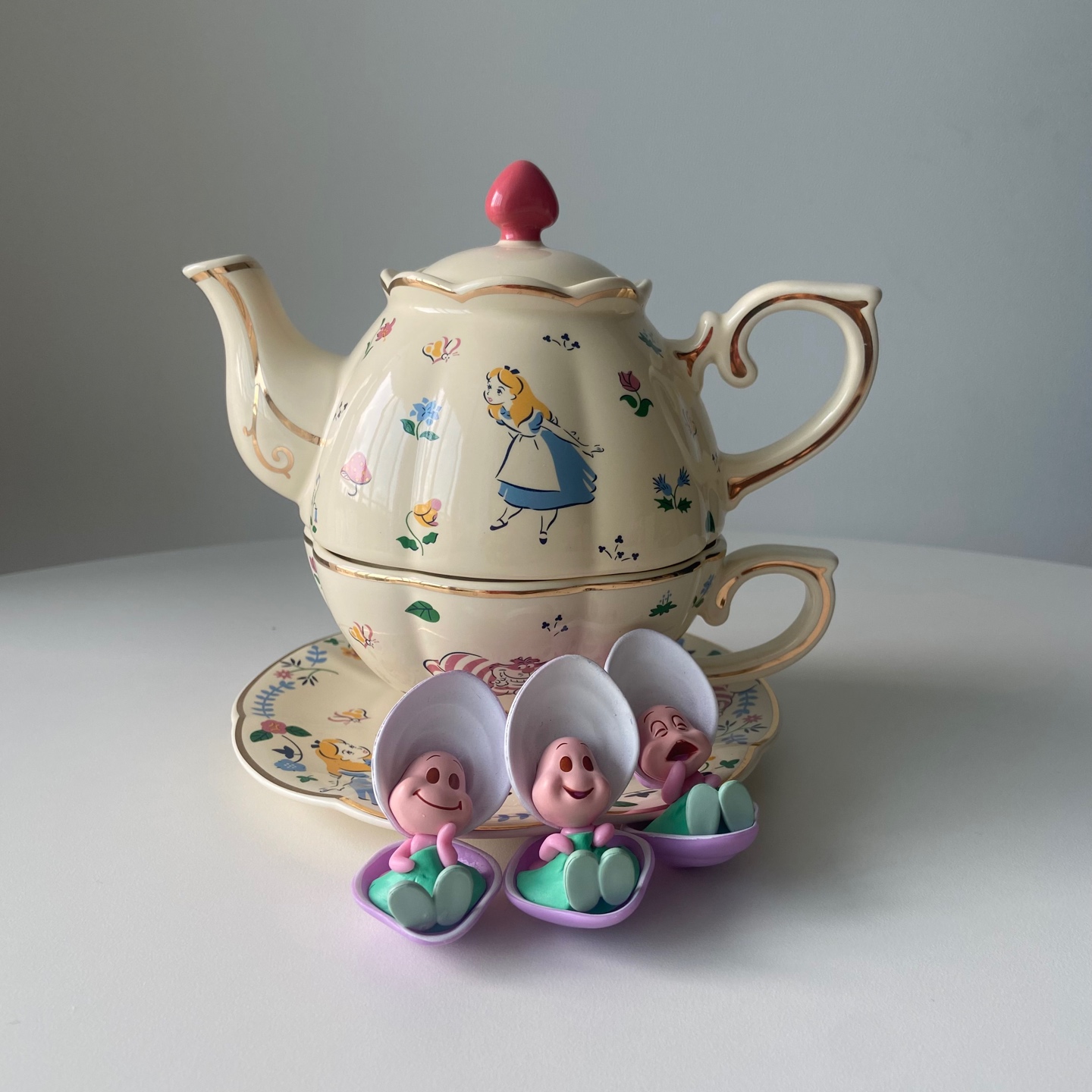 친구한테 선물받은 앨리스티팟세트에요💖 | 콜리(Colley)