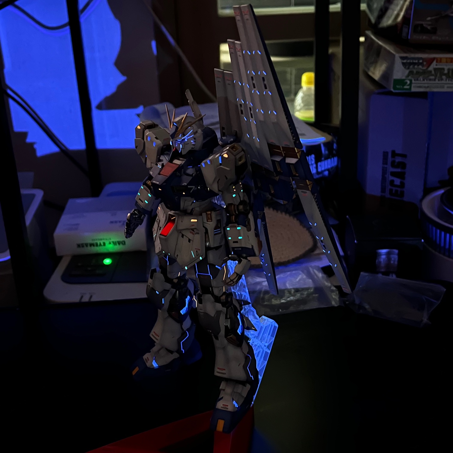 동생에게 선물로 만들어준 MG 뉴건담 HWS ver.ka 입니다. | 콜리(Colley)