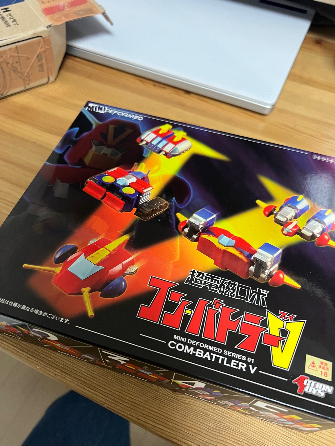 액션토이즈 콤바트라V | 콜리(Colley)