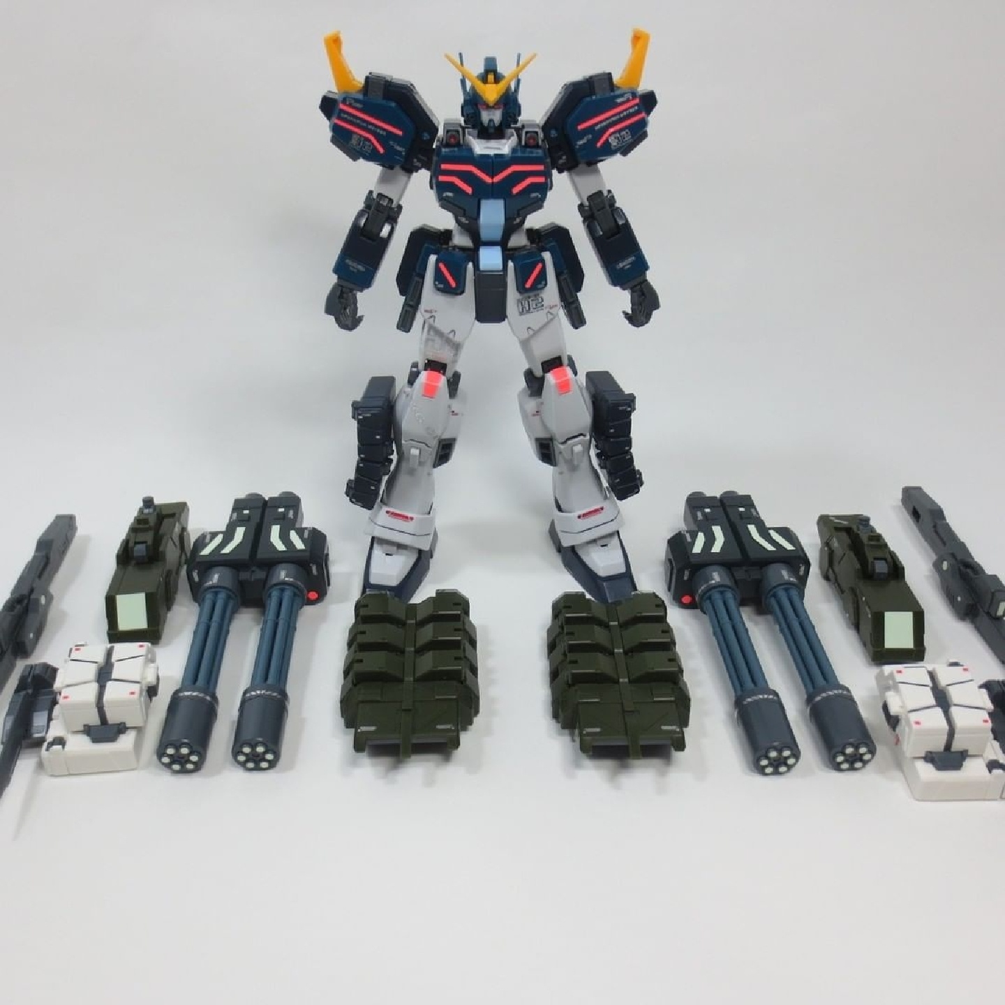 건담w에 나오는 MG헤비암즈 커스텀+이겔장비 축광작례입니다. | 콜리(Colley)