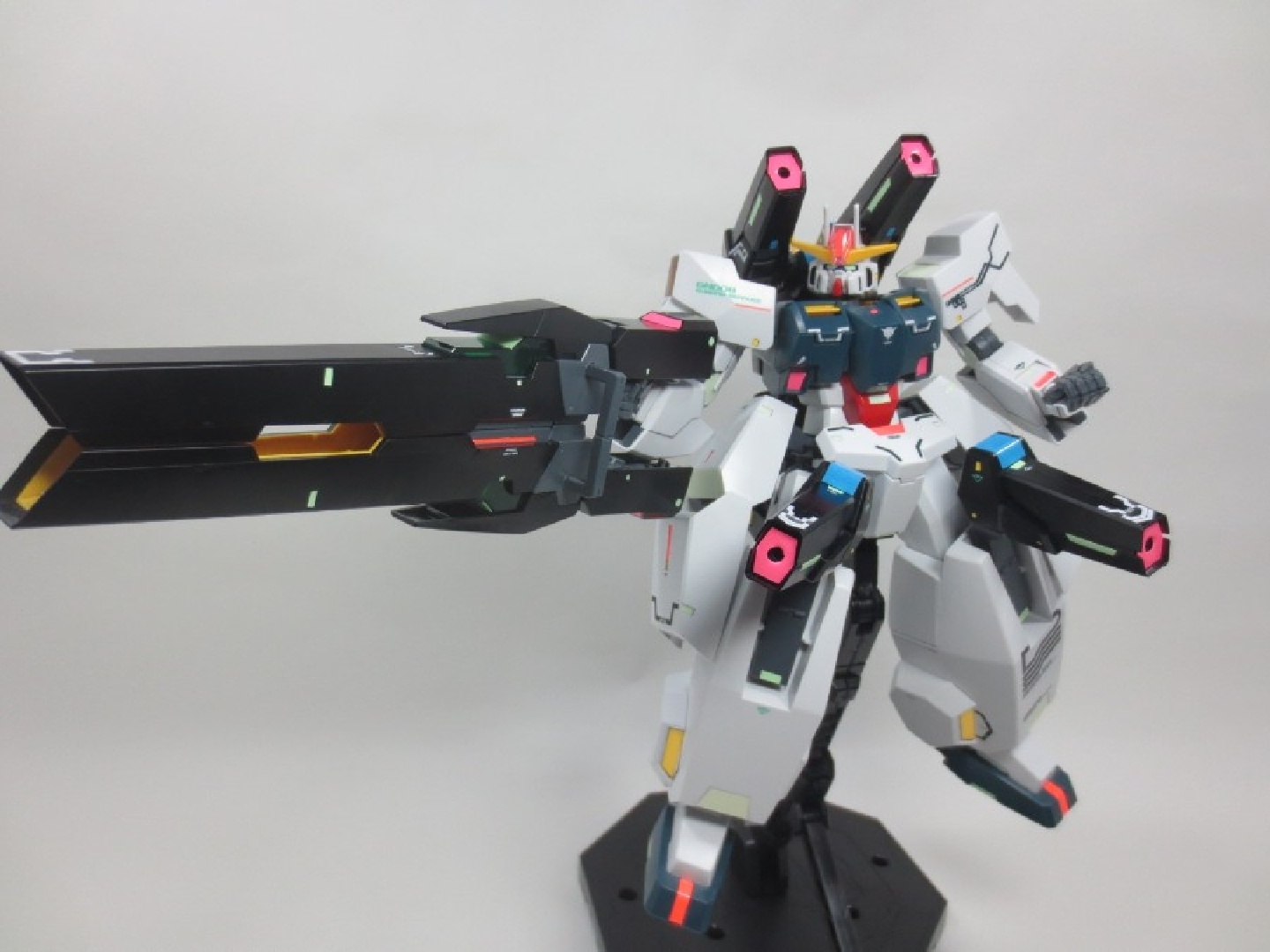 무등급 1/100 세라비 건담 축광테이프 작업작입니다. | 콜리(Colley)