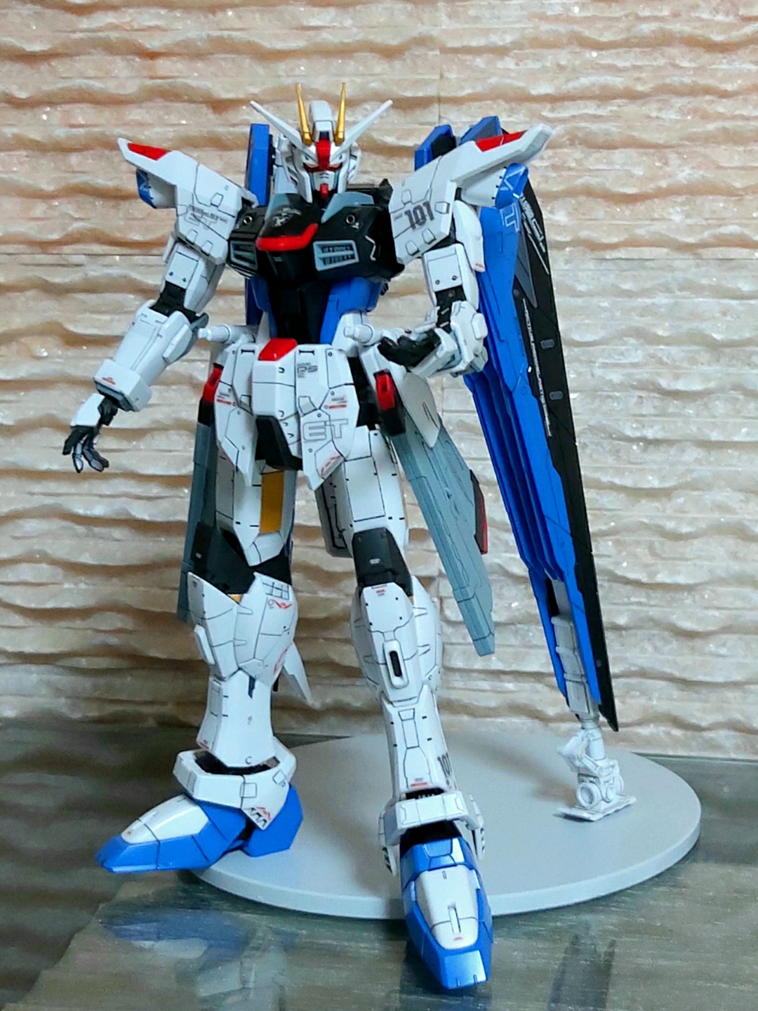 상하이 프리덤건담 조형물 기념 버젼 입니다. | 콜리(Colley)