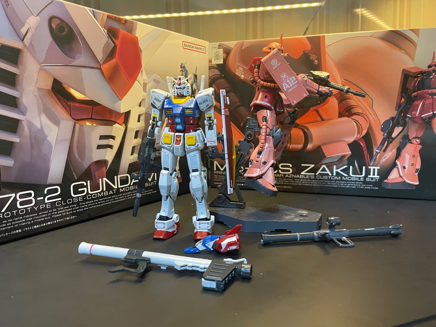 RG퍼스트건담 과 RG샤아자쿠 | 콜리(Colley)