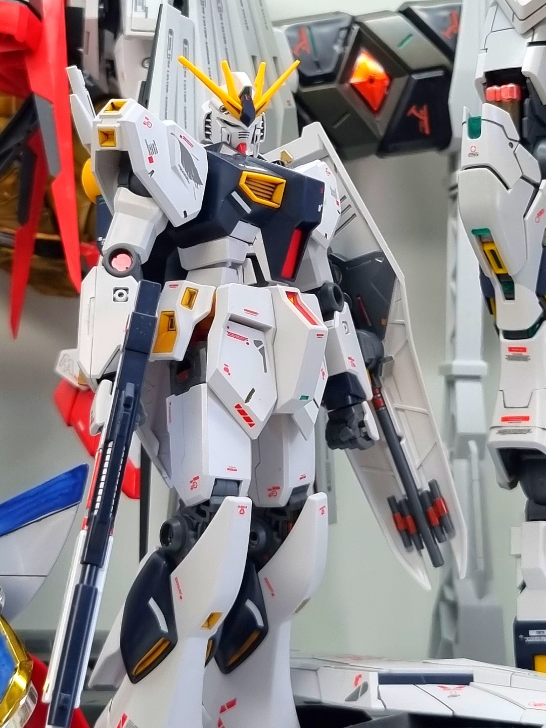 선물 받은 뉴건담 EG | 콜리(Colley)