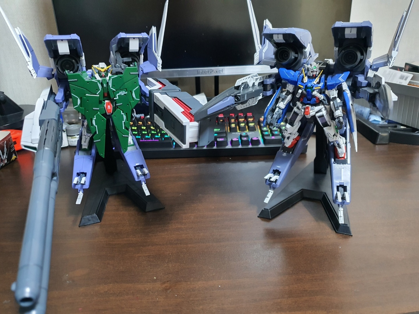 rg용 gn암즈D타입은 데칼 붙였고 | 콜리(Colley)