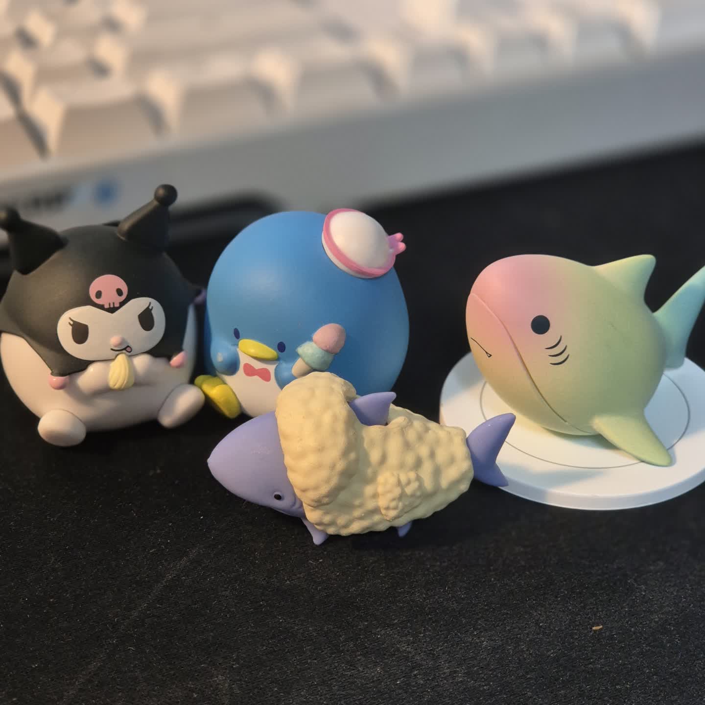 마니먹어서 뿔어버린 산리오&상어들 | 콜리(Colley)