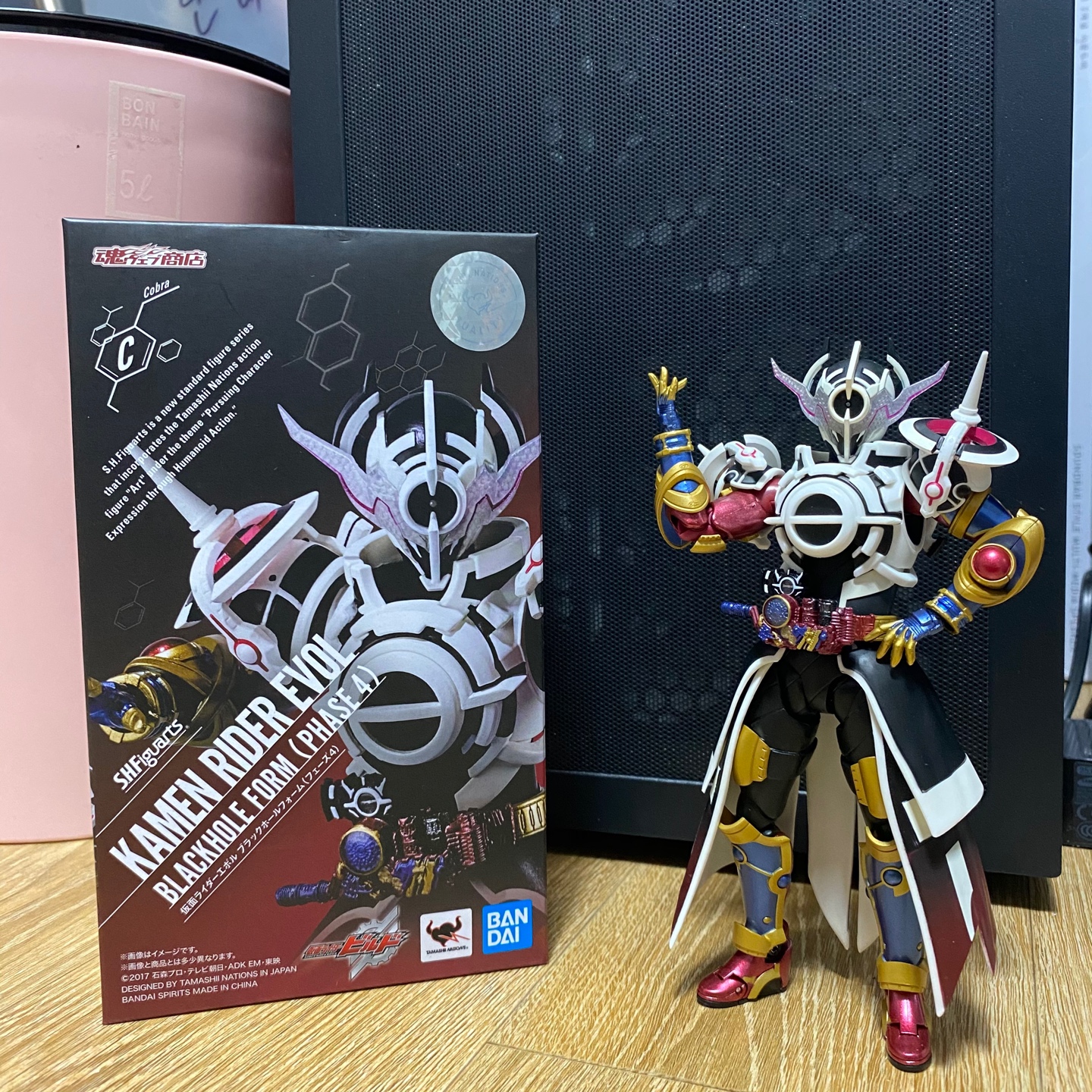 SHF 가면라이더 에볼 페이즈4 블랙홀폼 | 콜리(Colley)