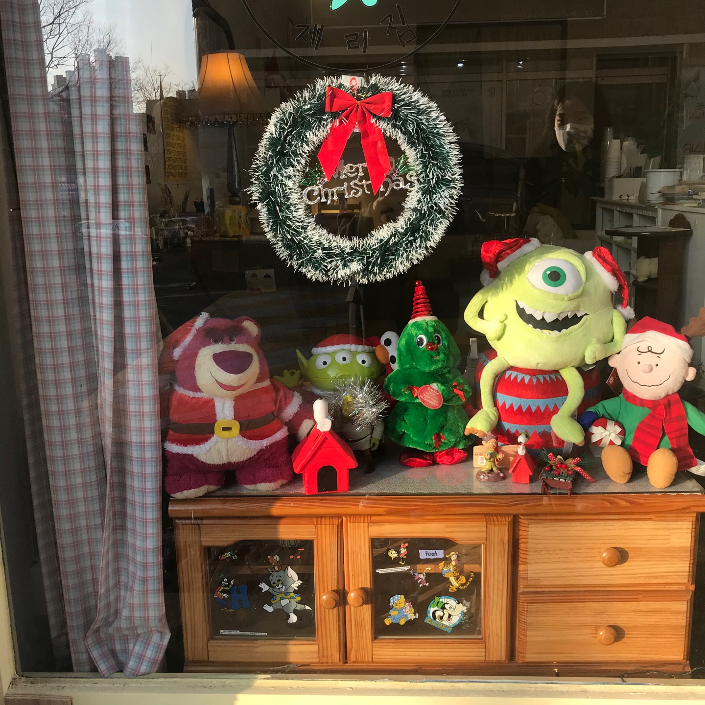 크리스마스날 만난 귀여운 카페 | 콜리(Colley)